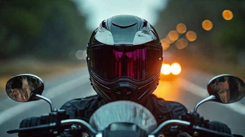 9 Best Motorcycle Helmets for Riding in the Rain - Revv Rider